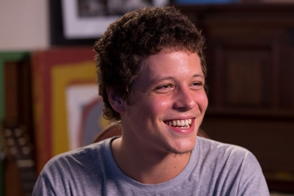 Filho de Cássia Eller, Chico Chico faz primeiro show solo no Nordeste