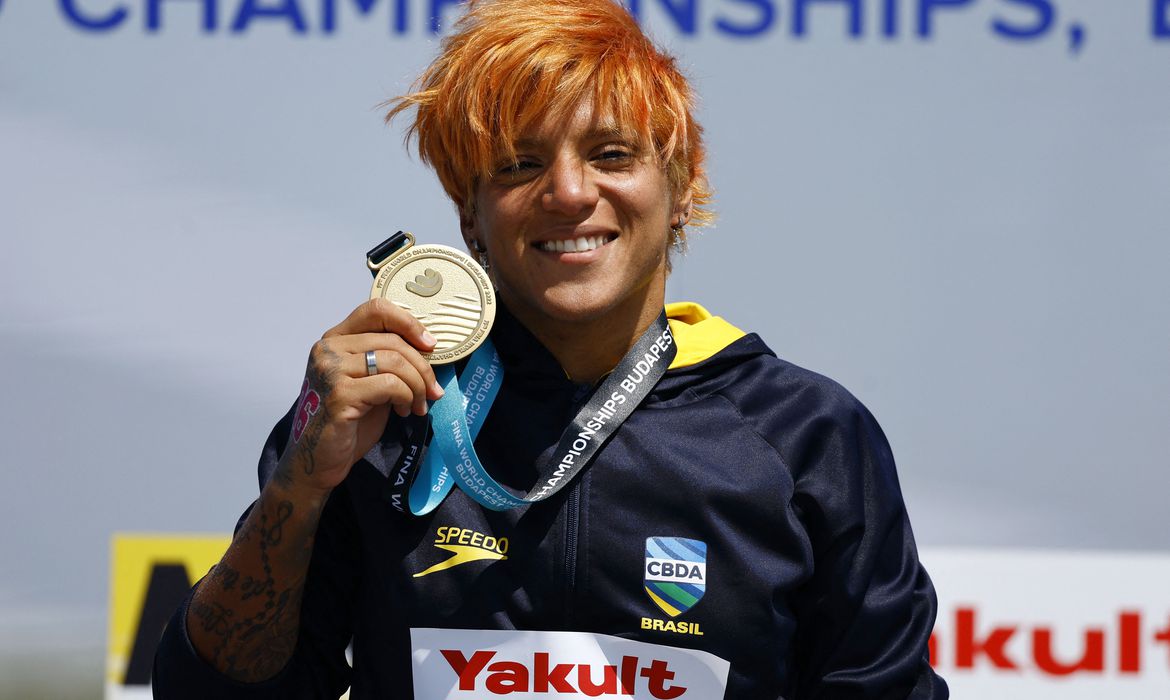 Baiana Ana Marcela é pentacampeã mundial da maratona aquática