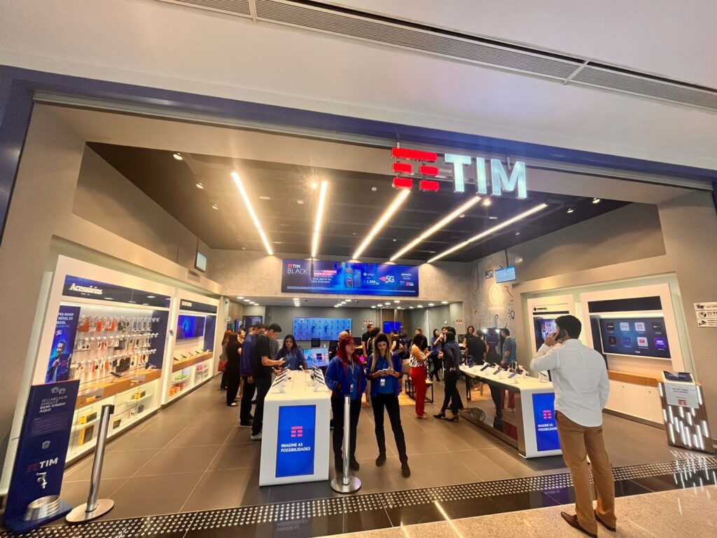 TIM inaugura em Fortaleza primeira loja do futuro do Nordeste