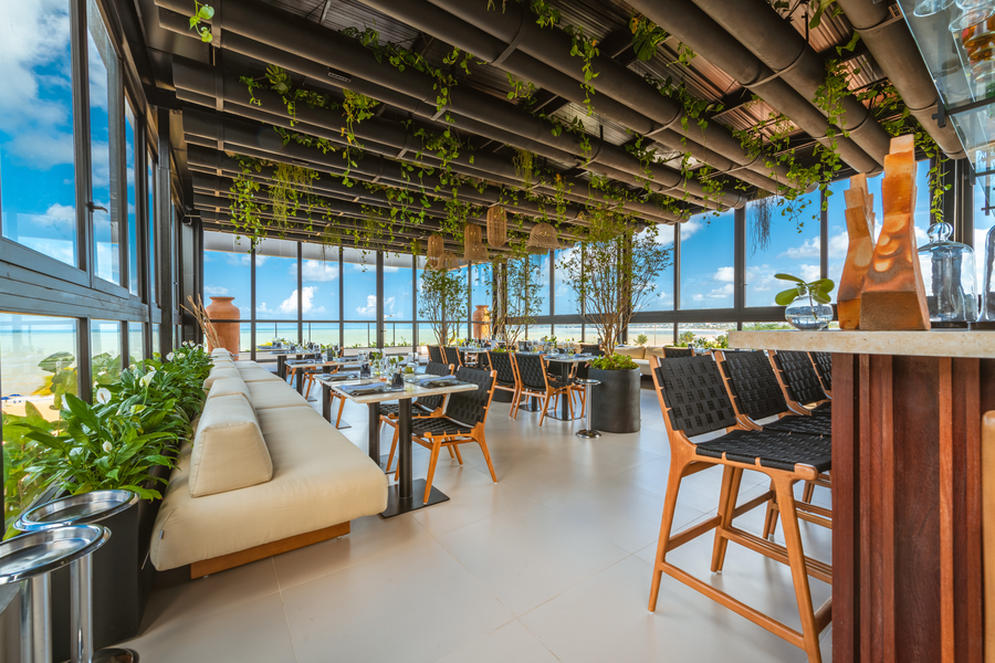 Culinária contemporânea e toques regionais, Orama Rooftop encanta ...