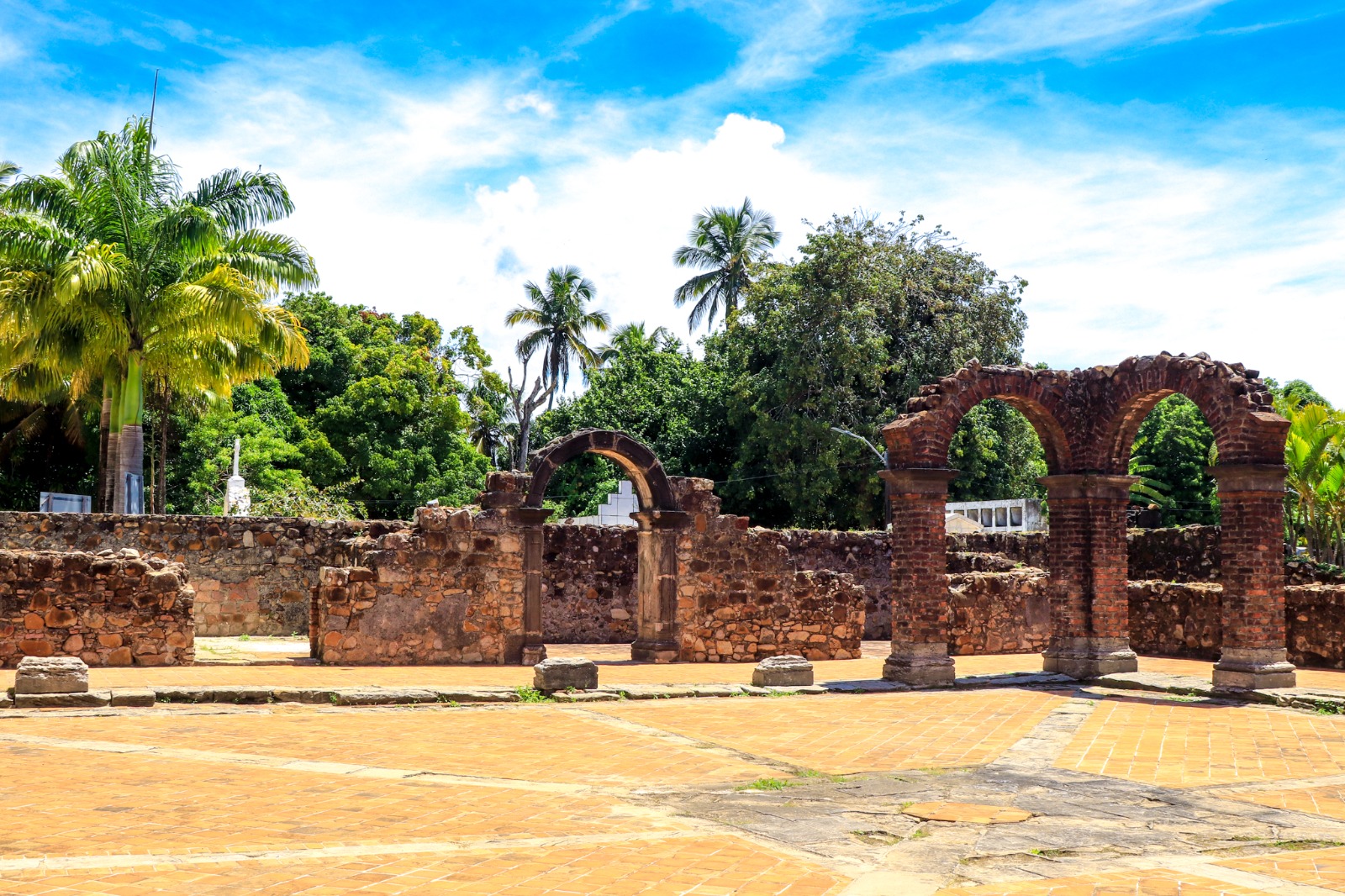 Porto Suape pavimenta acesso à histórica Vila de Nazaré. Quem vive do ...