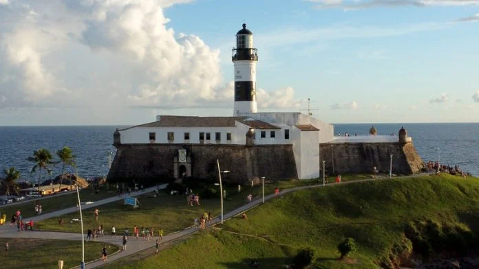 Premiação internacional do Farol da Barra fortalece turismo da Bahia